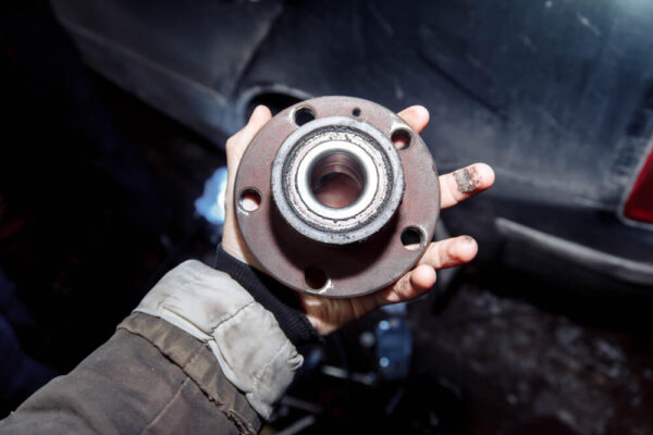 Bearing Mobil Bunyi? Ini Penyebab dan Solusinya