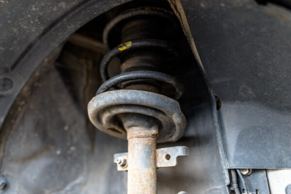 Rekomendasi Shock Absorber Mazda 2: Nyaman & Tahan Lama